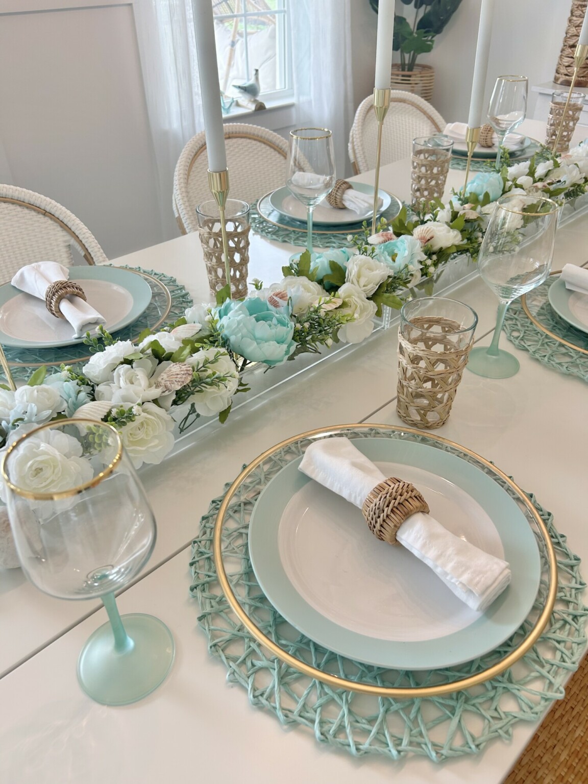 A Coastal Elegance Tablescape - Getting Creative with Carolyn