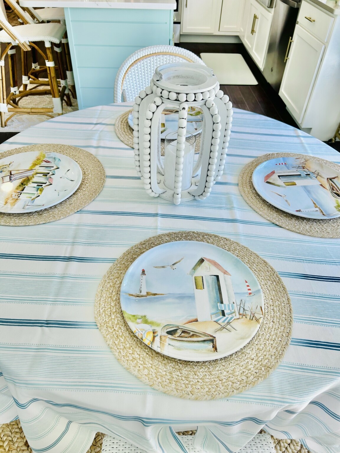 A Coastal Elegance Tablescape - Getting Creative with Carolyn